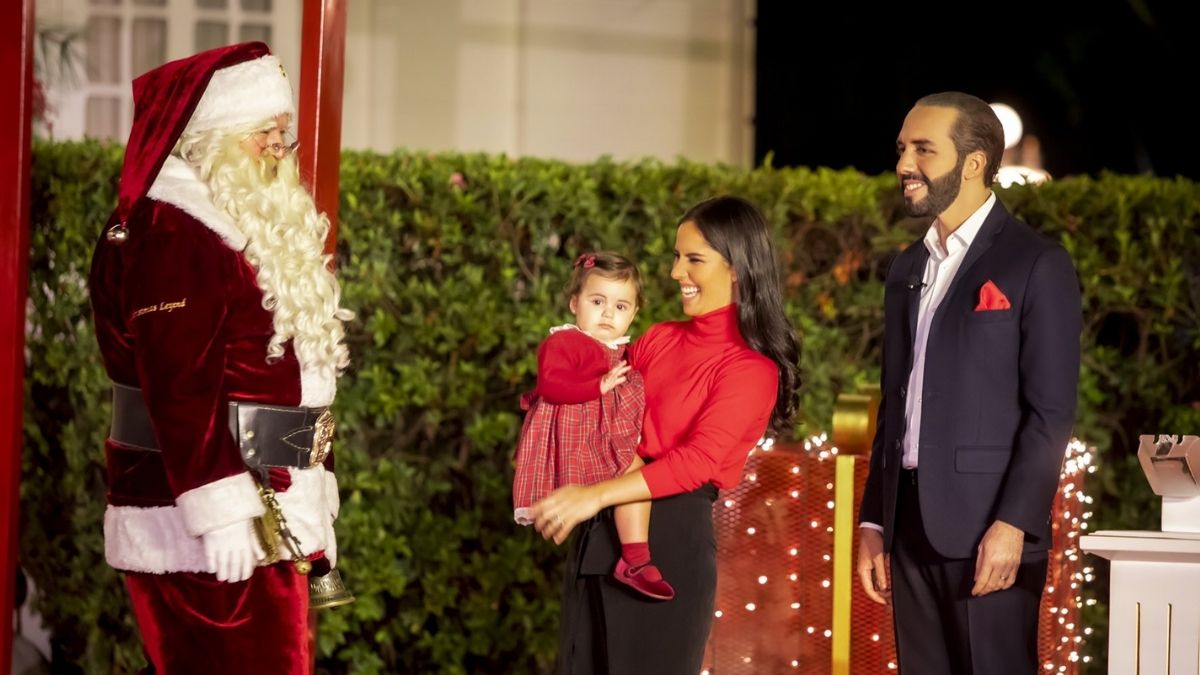Familia presidencial les desea una feliz navidad a los salvadoreños