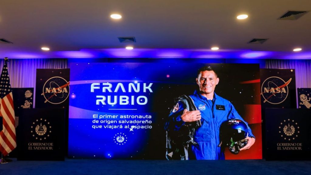 Frank Rubio es el primer salvadoreño en viajar al espacio Frank Rubio es el primer salvadoreño en viajar al espacio
