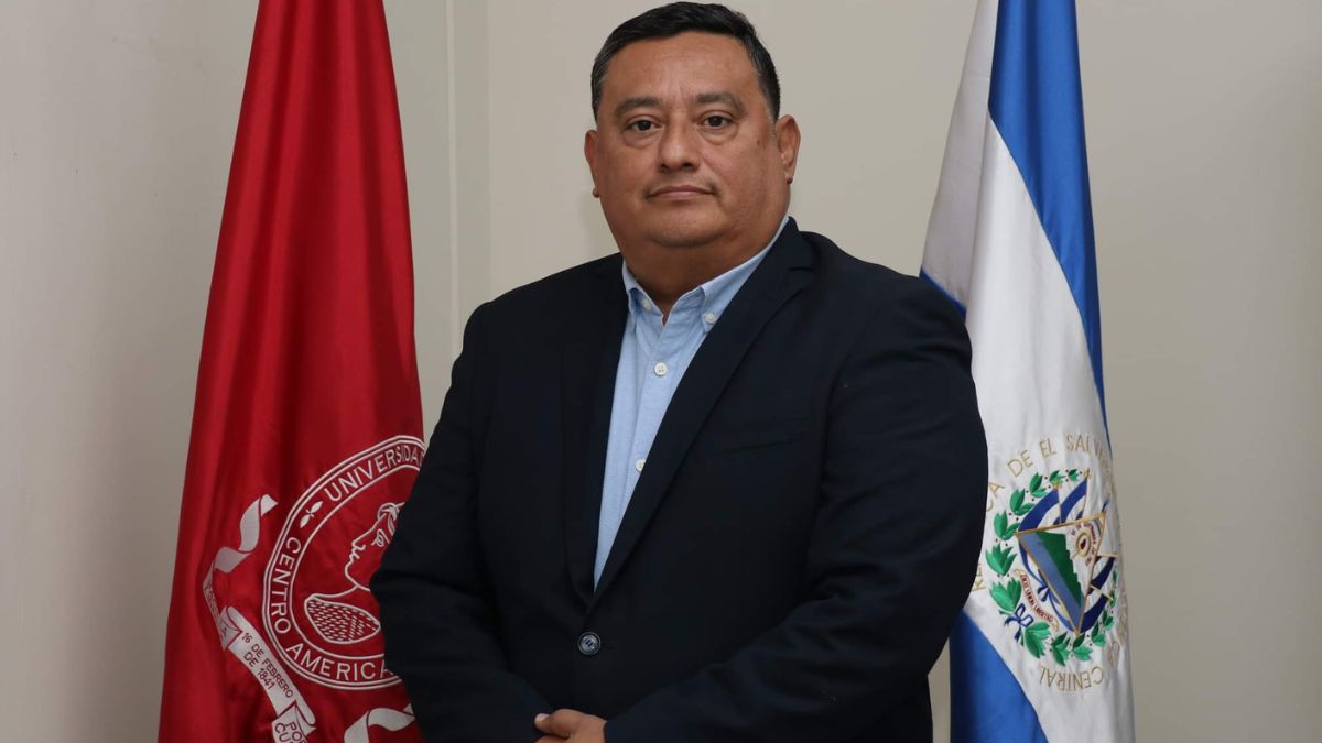 “Atlas Lingüístico de El Salvador" uno de los libros públicados por ...