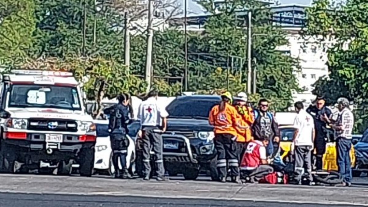 Motociclista lesionado en accidente Alameda Juan Pablo II Motociclista ...