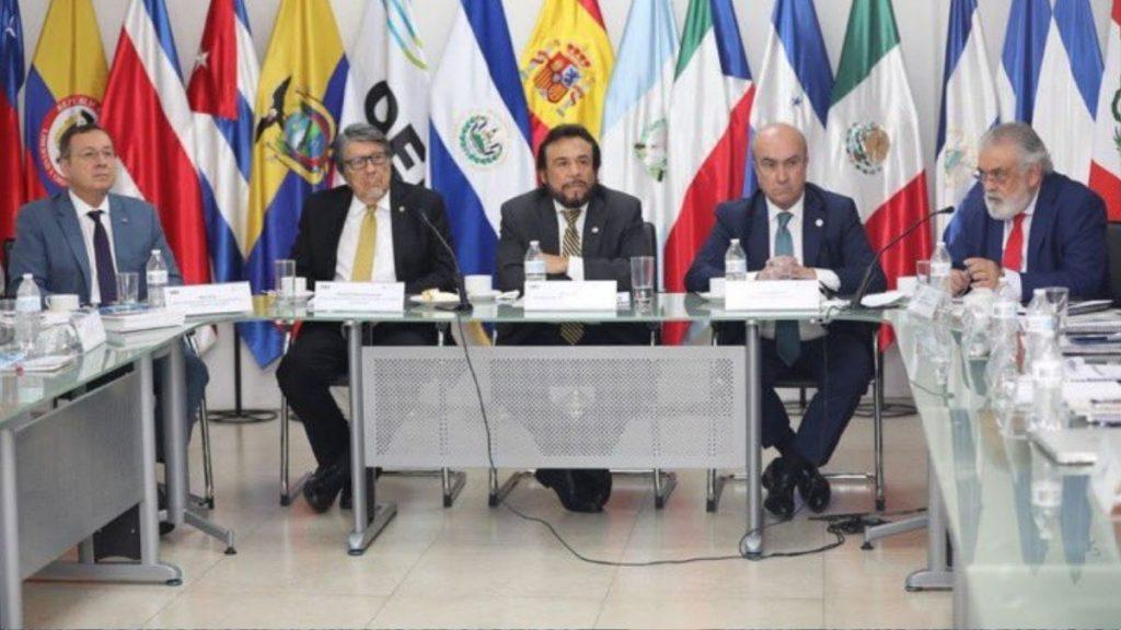 Gobierno salvadoreño firma convenios con la OEI para fortalecer la educación Gobierno ...