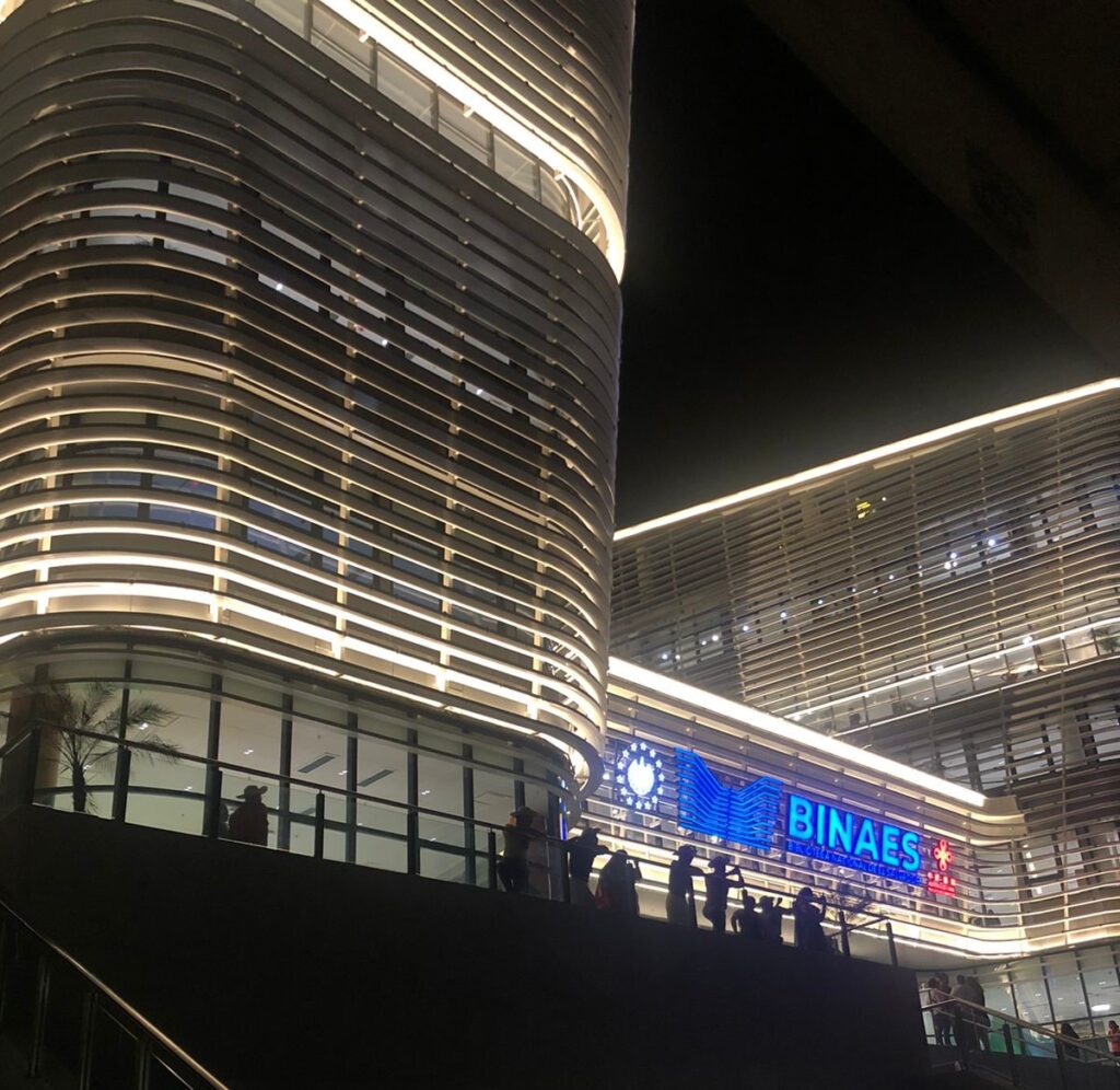 La BINAES recibió 55,000 visitantes en la primera semana