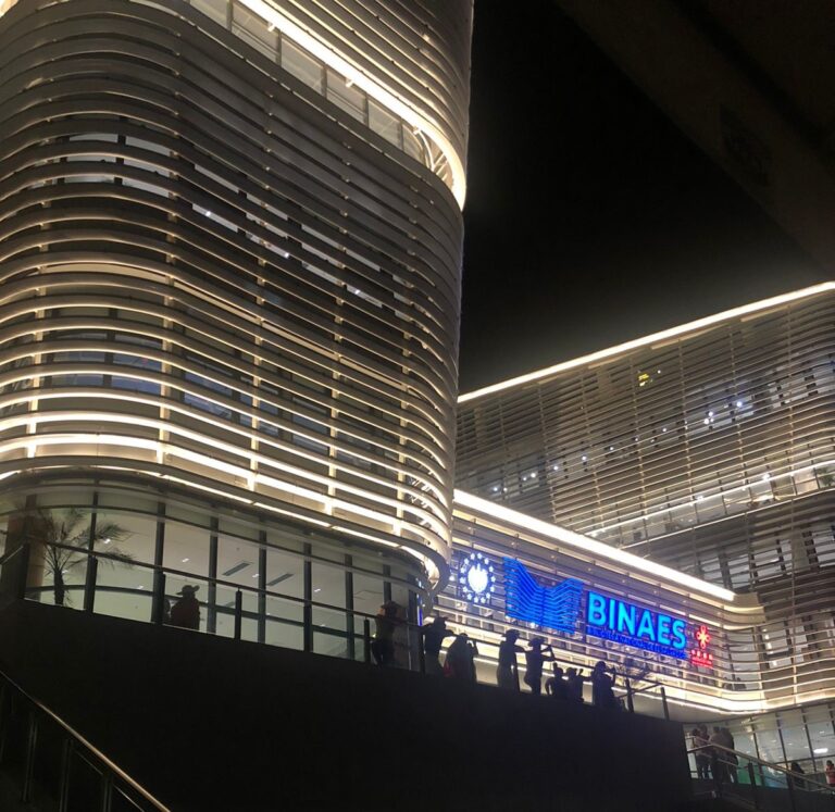 La BINAES recibió 55,000 visitantes en la primera semana