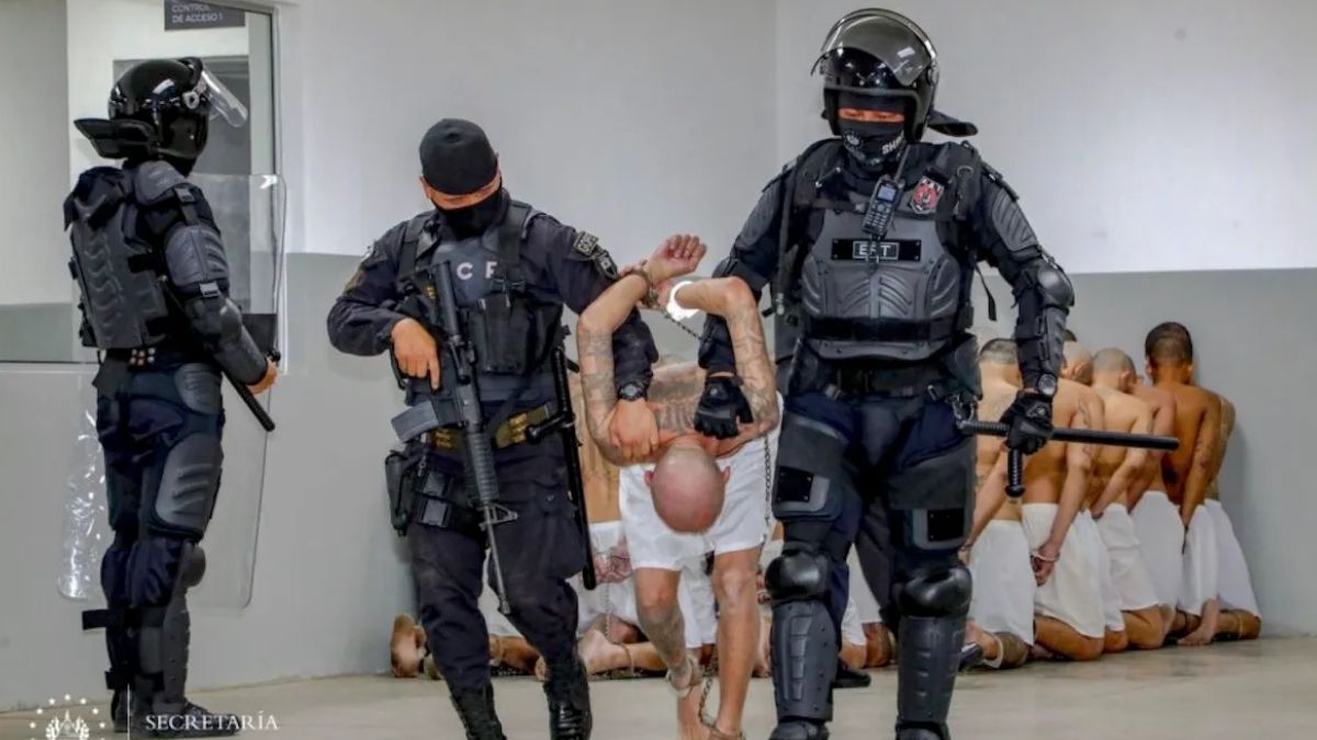 Gestión Bukele erradicó los amotinamientos y las masacres en las ... Gestión Bukele erradicó los amotinamientos y las masacres en las ...