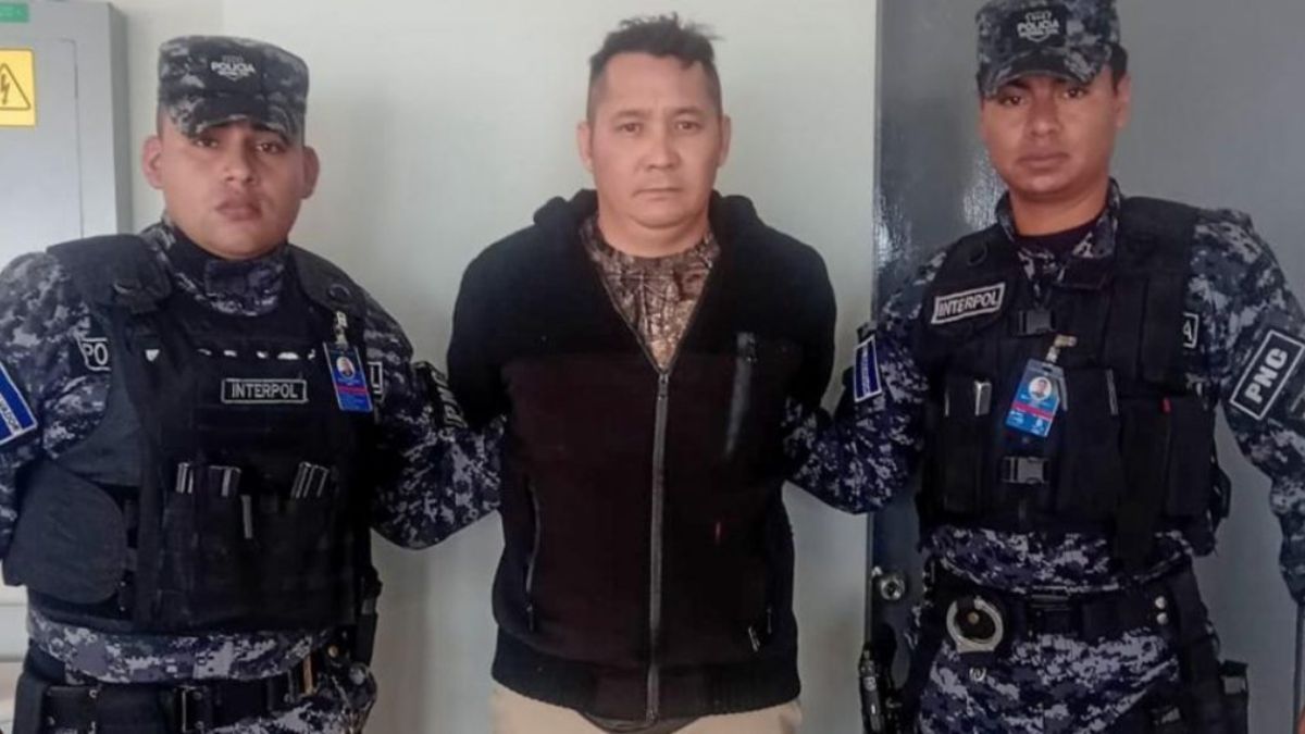 Estados Unidos deporta a pandillero salvadoreño Estados Unidos deporta ...