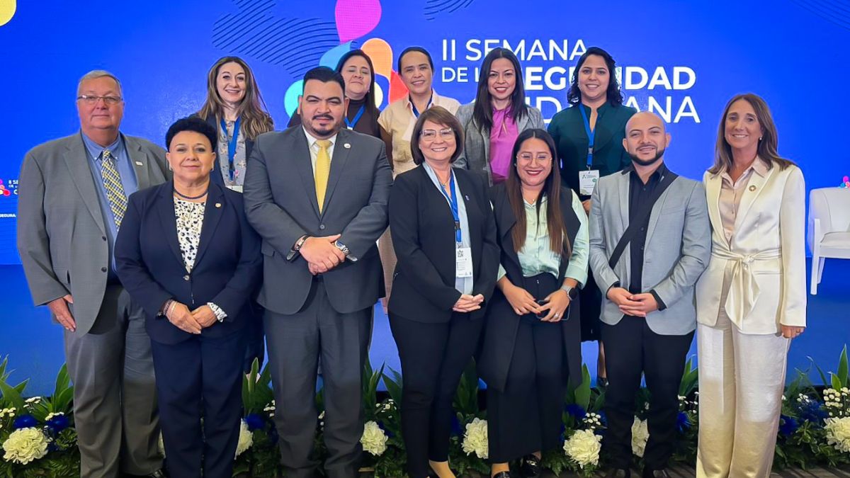Procurador General, René Escobar, participa en la II Semana de la ...