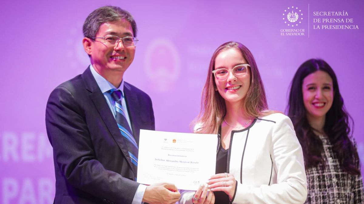 Zhang Yanhui resalta la importancia de las becas en la cooperación ...