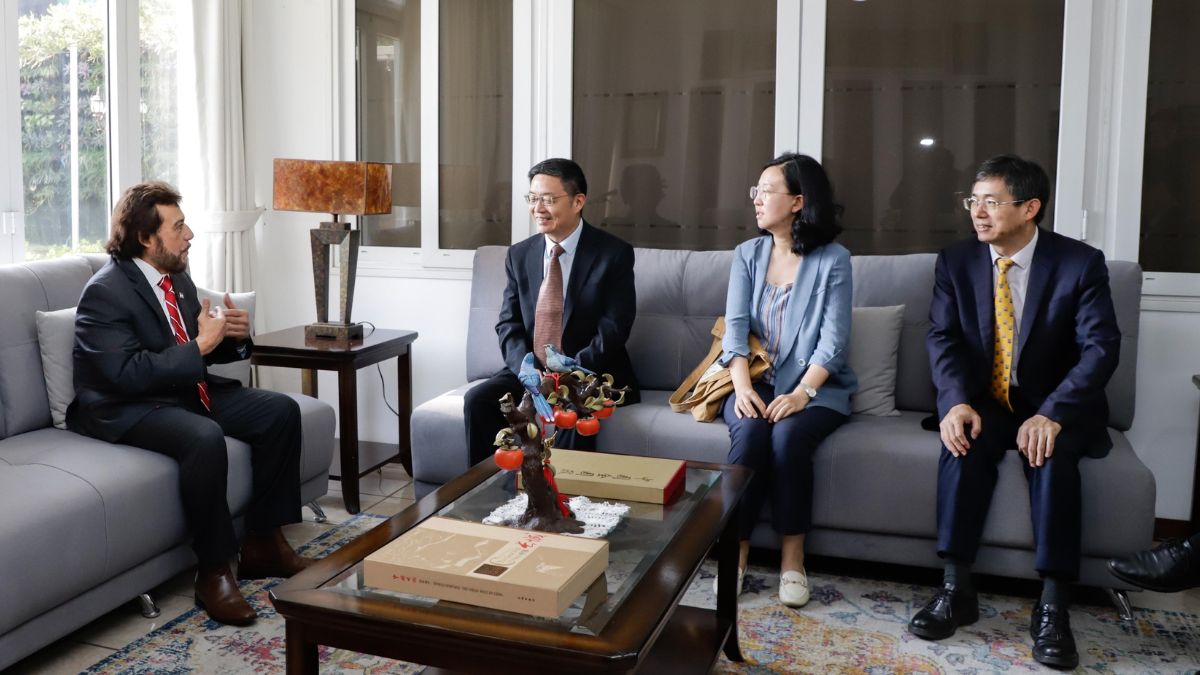 Delegación de China Media Group visita El Salvador para conocer y ...