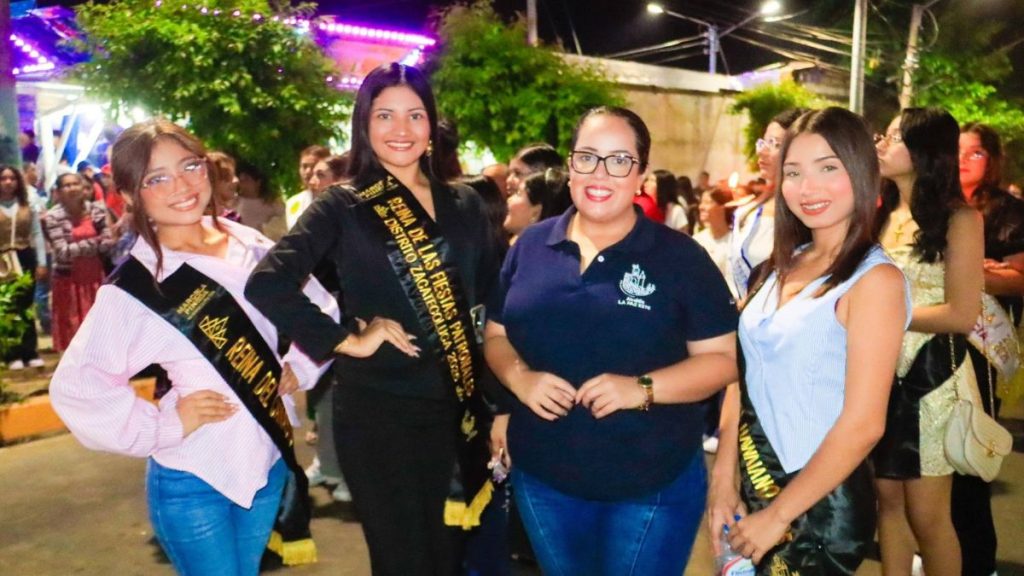 Marcela Pineda acompaña con fe y devoción la procesión de Nuestra ...